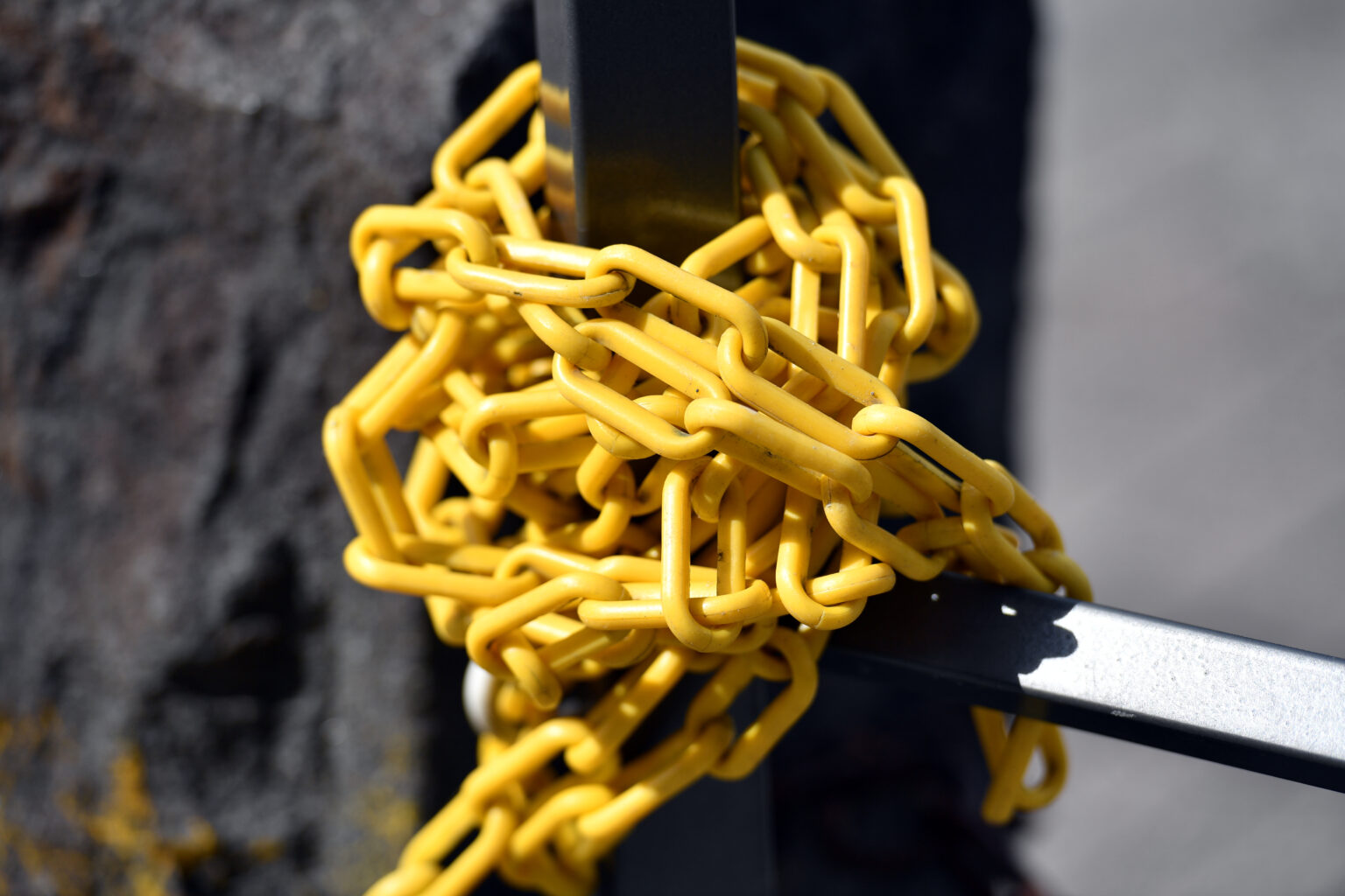 How is PLASTISOL applied? | Protech Group